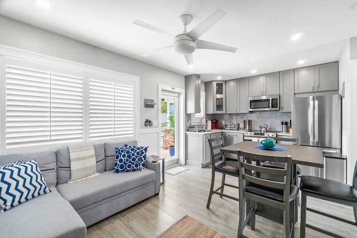 Weekly Special Price! Only 2 Blocks From The Beach - Lauderdale-by-the-Sea, FL