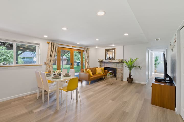 Serene Retreat Seattle East: Kitchen & Playground - Issaquah, WA