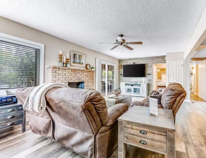 Cozy Sedona Home By Hiking Trails W/ Firepit &Deck - セドナ, AZ