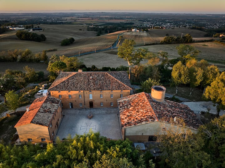 3 Grandes Maisons - 42 Pers - Ancien Chateau - Tarn