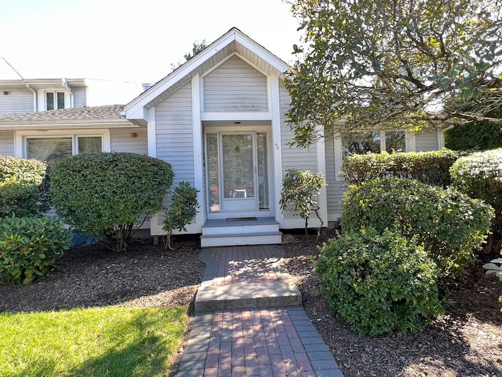 Condo In Taunton - Foxborough, MA