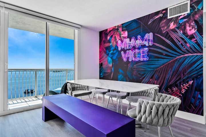 Miami Vice Oceanfront Sky Villa - Miami