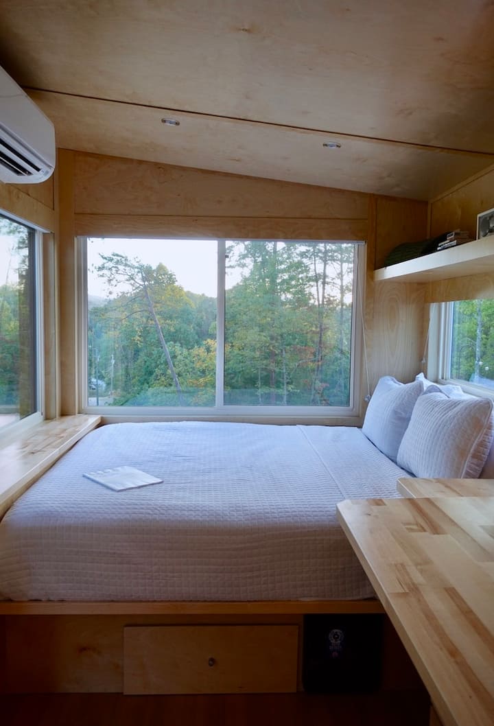 Tennessee Tiny Home | A Couple’s Perfect Getaway - Pigeon Forge, TN