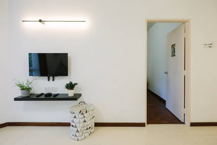 Ee's Seaside House | Homestay 3 Min Walk To Beach - Penang