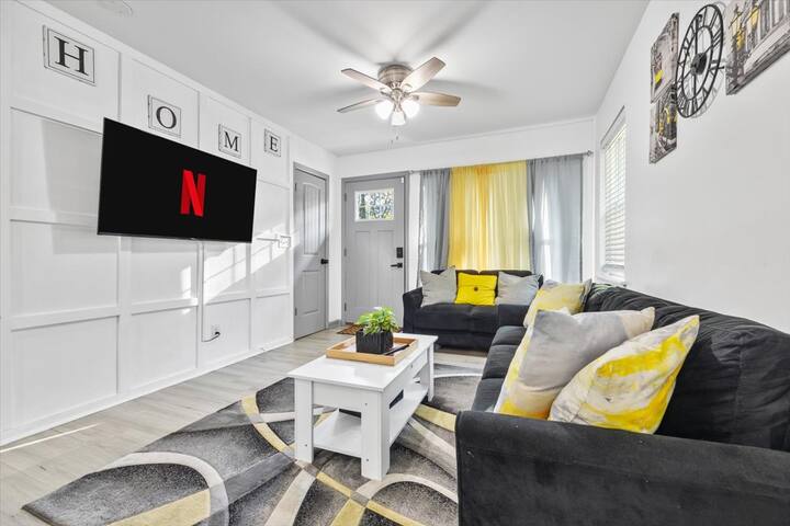 Modern Comforts W/ 4beds|3room Sleeps 8 - Atlanta, GA