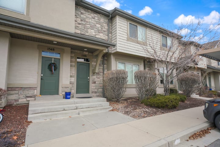 Townhome- 5 Minutes To Uvu - Orem, UT