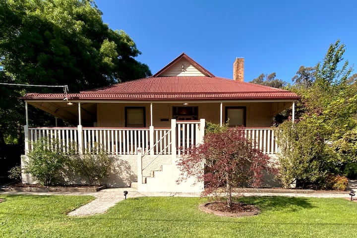 Carinya Cottage - Myrtleford