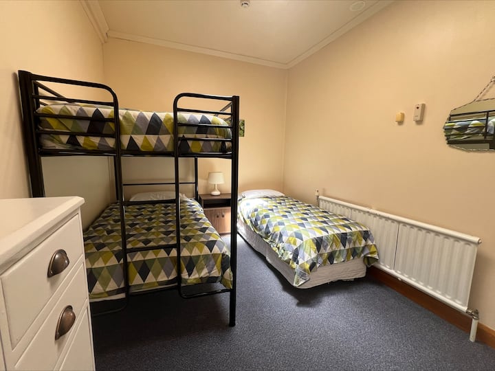 Rawhiti Lodge - Room 8 - Geraldine