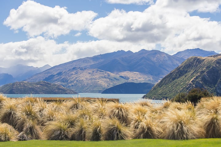 Villa With Privacy And Magical Views - Wanaka