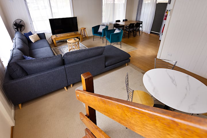 Dbl Storey 5 Bedroom Apartment - Bright