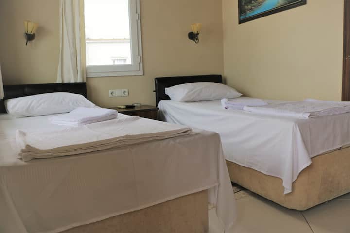 Bodrum Merkezde 2 Kişilik Single Yataklı Oda - Torba