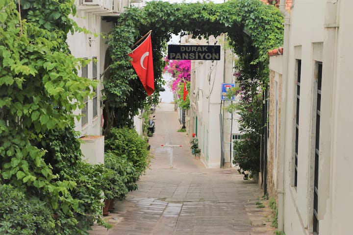 Bodrum Merkezde 2 Kişilik Single Yataklı  Oda - Bodrum
