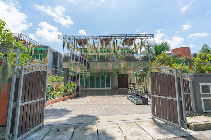 Your Secret Bungalow Garden - Penang