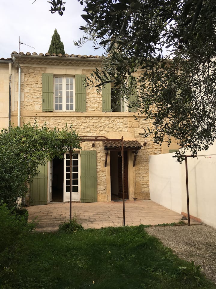 Maison Charme 5 Min Des Remparts - アヴィニョン
