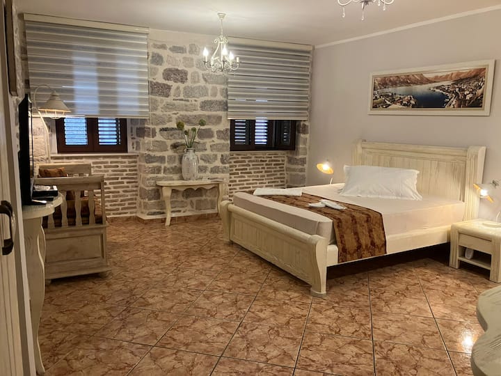 Kotor Old Town Deluxe ÇIft Kişilik Oda - Kotor