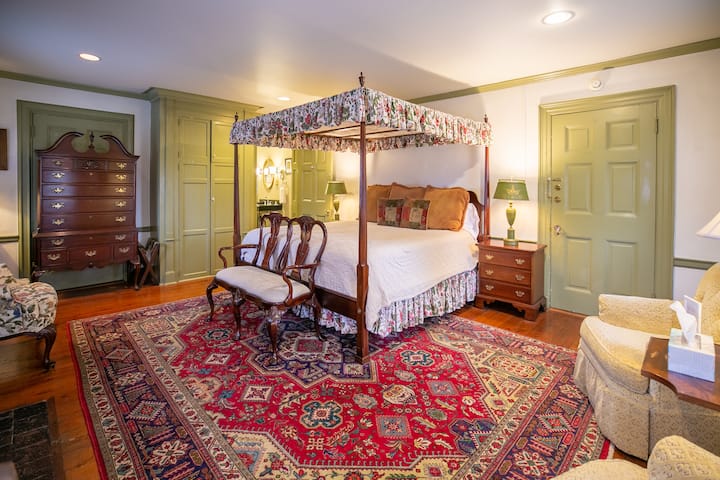 Fancy Suite W/ Breakfast - Marietta, PA