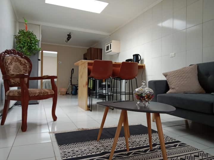 La Casa De “Kitty”, A Pocas Cuadras Del Centro. - Puerto Natales