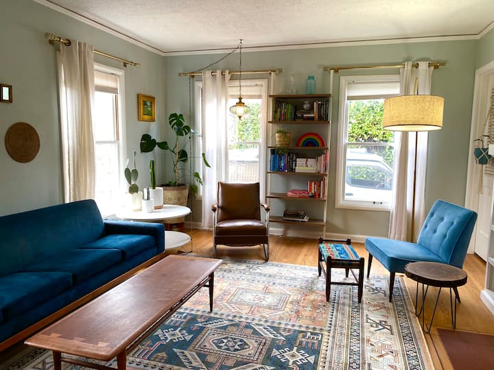 Peaceful, Spacious North Portland Bungalow - Portland, OR