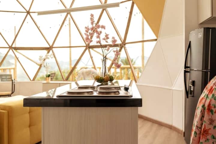 Glamping Dome For 8 With Hot Tub Bbq - Breakfast - Sasaima