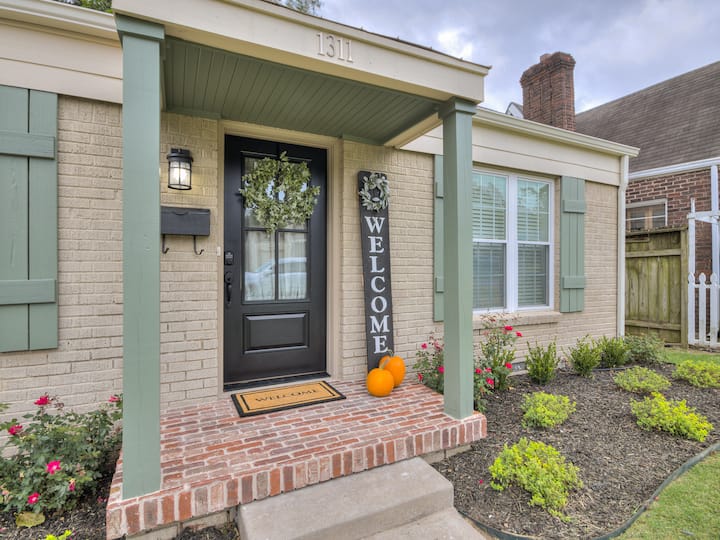 Adorable Midtown Bungalow - Tulsa, OK