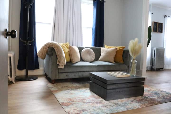 4 Bedroom Parking ,Washer & Dryer Apt - Schenectady, NY