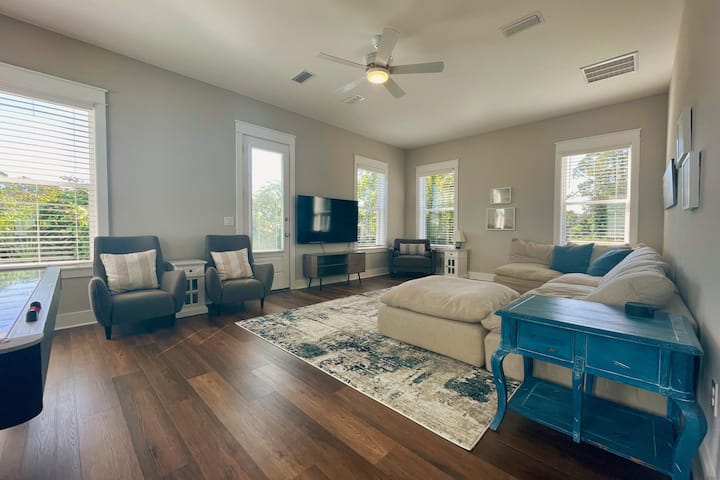 Family Paradise 3 Story House - Panama City Beach, FL