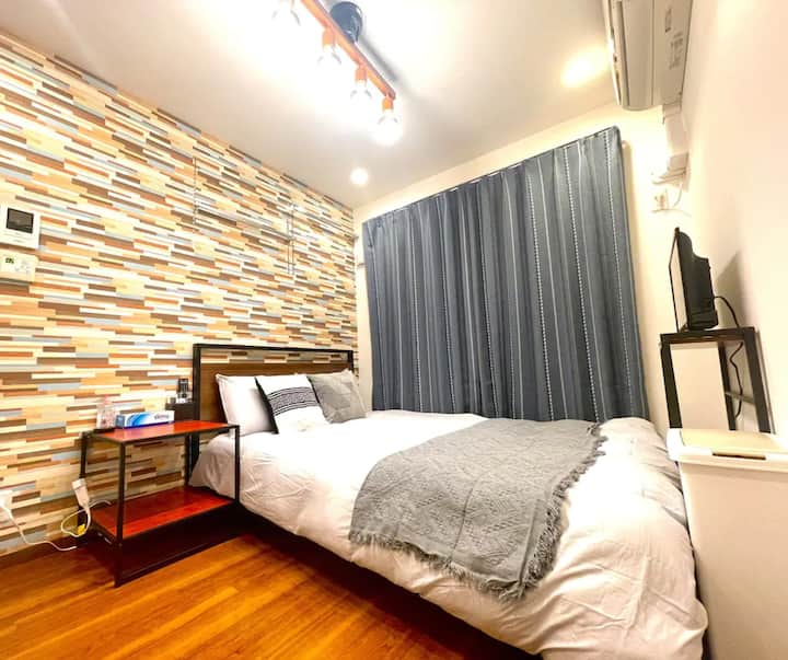 H108) Shinjuku Shin-okubo! Free Pocket Wifi ! - Tokio