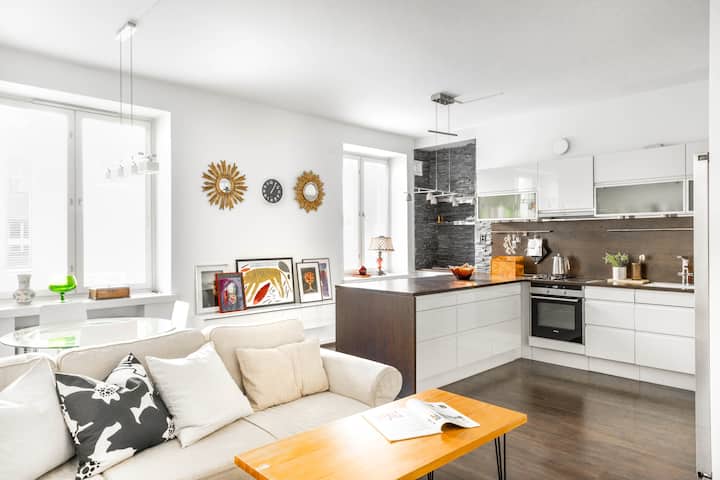 Spacious Apt On Tranquil Courtyard - Helsinki