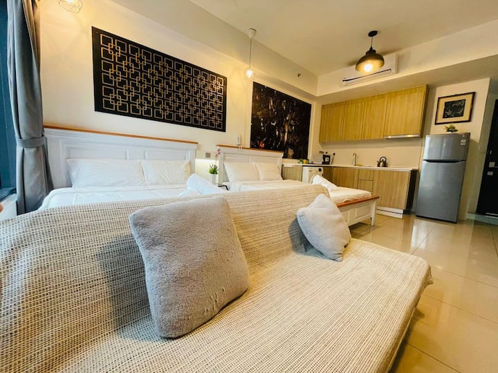 Smarttv+2qsizebed_studio+sofabed - George Town