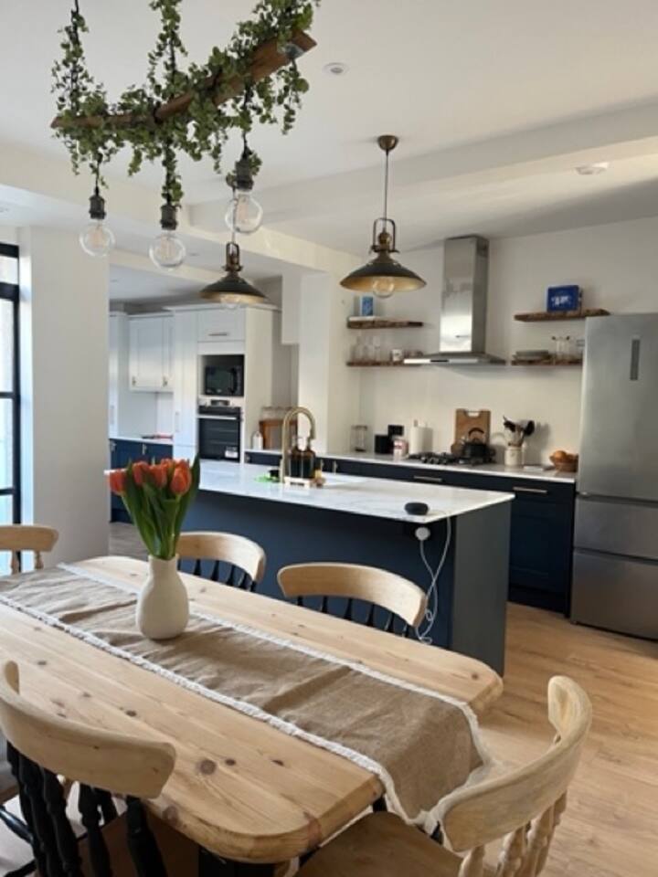 Private Room In Urban Haven - Croydon