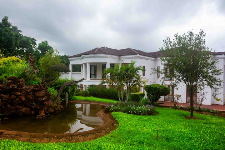 A Luxurious Home In Shawasha Hills - Harare