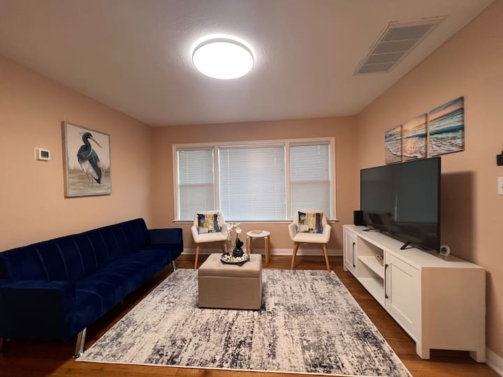 Beautiful ‘N Cozy 1 Bedroom Apt - 더네딘