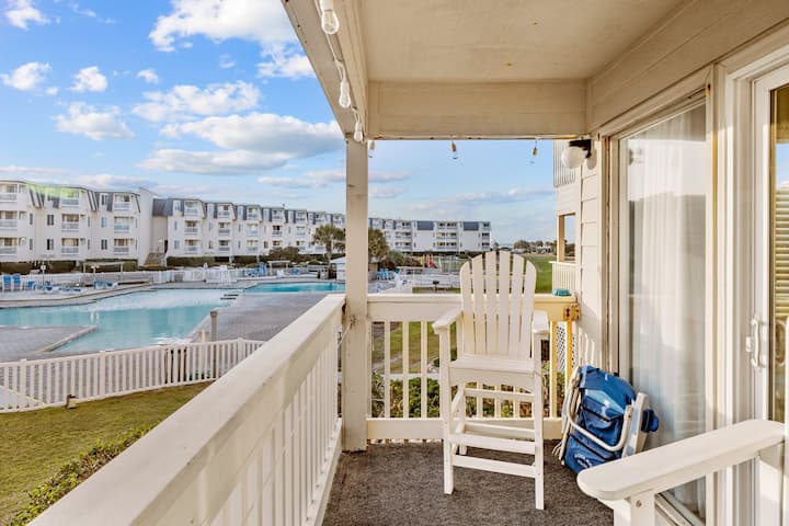 Perfectly Pool Side At Apatb! King, Full, 2 Twins - Atlantic Beach, NC