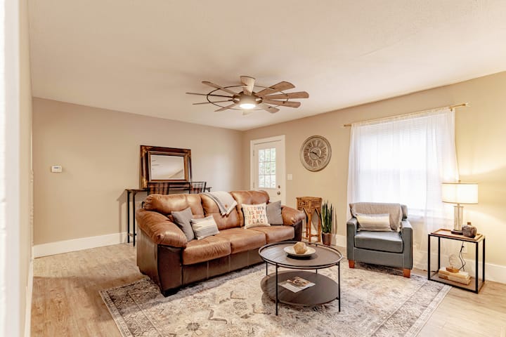 The Main Stay - Elizabethtown
