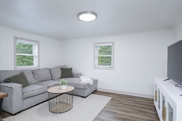 Midterm 3 Bed, 1 Bath - Dt Naperville - Naperville