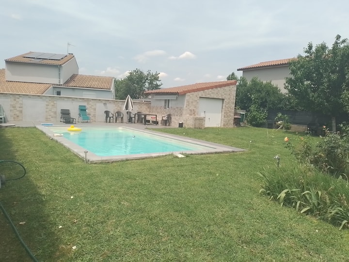 Loue T1 28m² Jardin Piscine - Bourg-lès-Valence