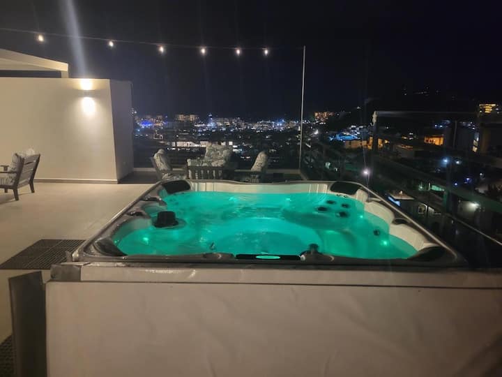 Penthouse W Top Location Private Rooftop & Hot Tub - Cabo San Lucas