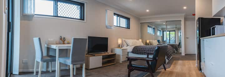 Brand New Micro Apartment For 2 (Daffodil) - Brisbane