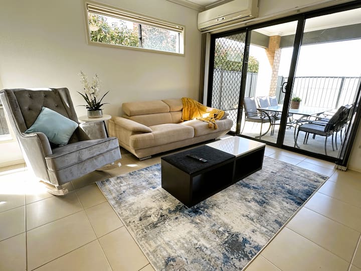 Lovely 5brm House, Bbq/café/wi-fi - Point Cook