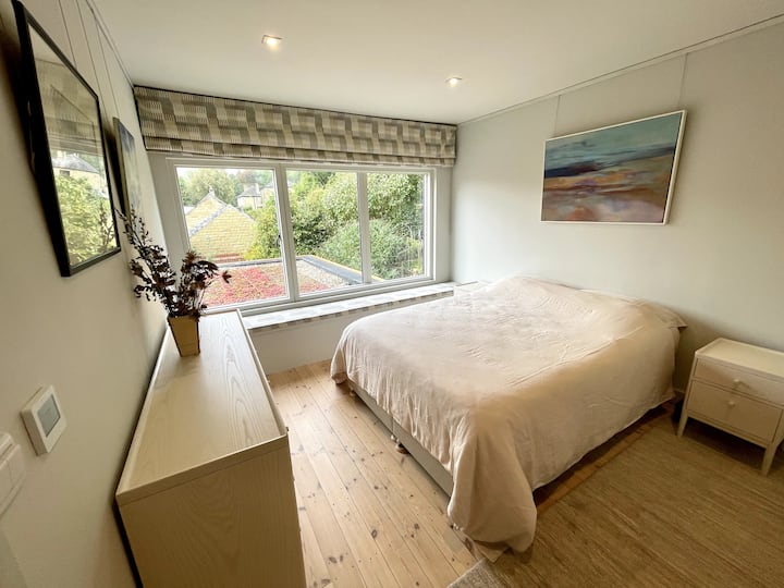 Mid-century Modern - Holmfirth
