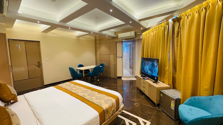 Beautiful Room In Club House Near Ambani Hospital - Mumbai
