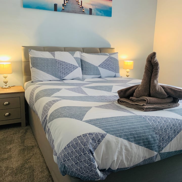 2 Bed First Floor Apartment, By The Pleasure Beach - Blackpool
