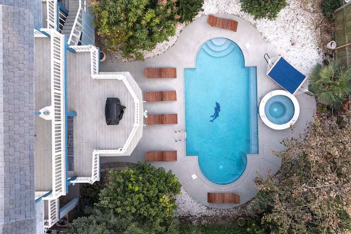 Island House: Game Room, Near Beach, 13 Beds, Pool - South Padre Island