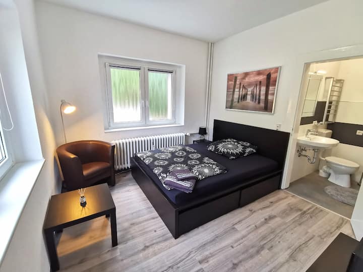 Hübsche Wohnung Mit Parkplatz Im Hof - Kassel