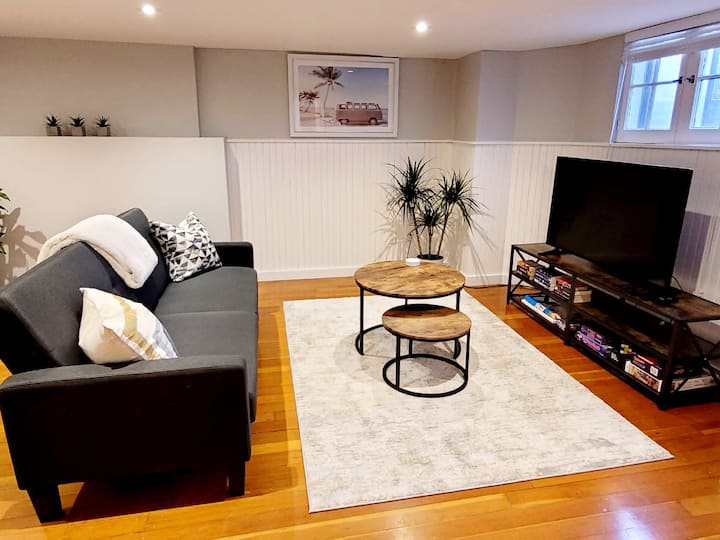 Charming Basement Studio, Bathroom, Full Kitchen - Toronto