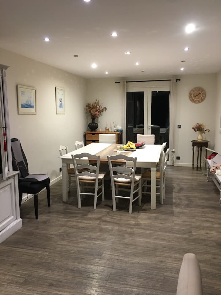 Chambre Dans Maison En Copropriété - Peymeinade