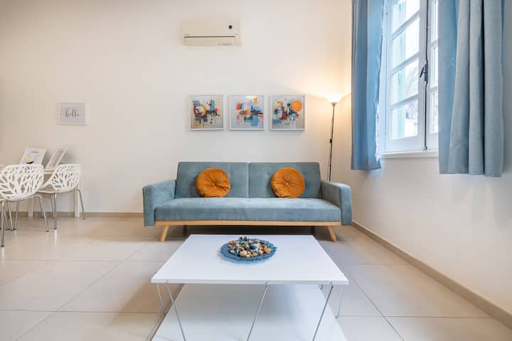 Stylish 2-bedroom Flat With Courtyard & Jacuzzi - Nicosia