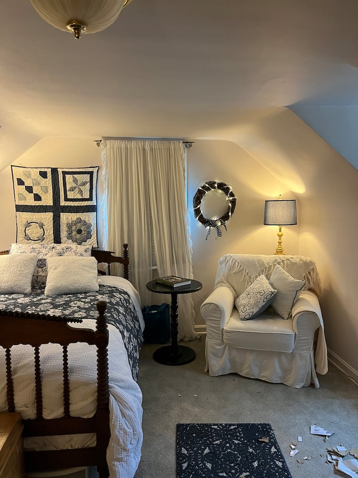 Sally’s Place - Hudson, OH