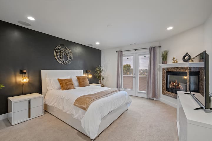 Spacious Seward Park Home For 8! - Renton, WA