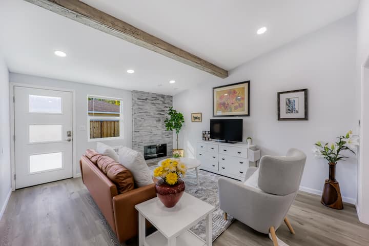 Charming 2b/1b Home Near Stanford - Atherton, CA